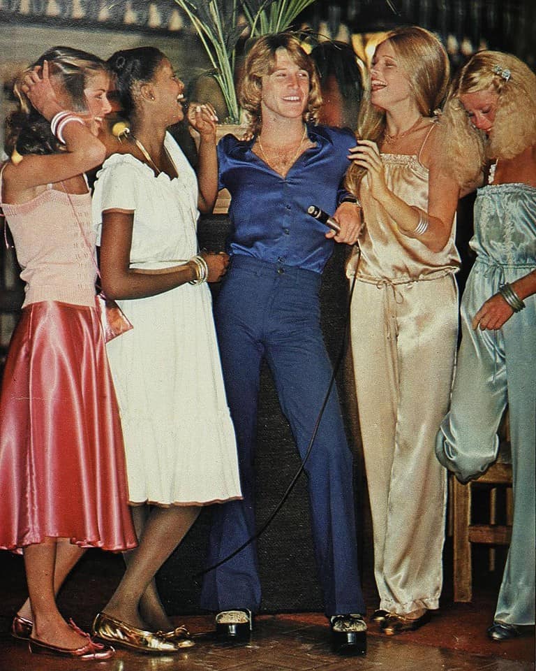 The Ultimate Guide To 70s Disco Fashion - Things Boomers Like
